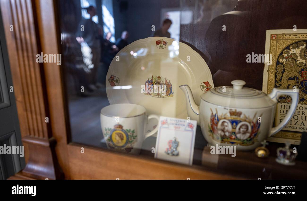 British royal family souvenirs hi-res stock photography and images - Alamy