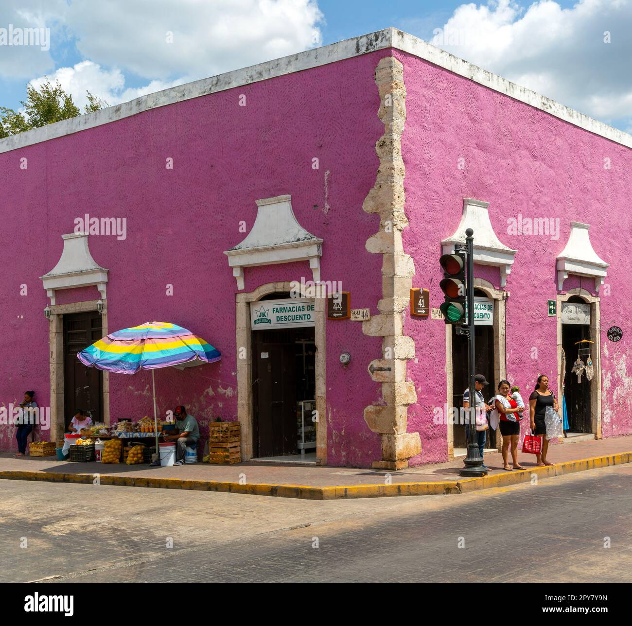 Shops and business in old Spanish colonial building in city centre ...