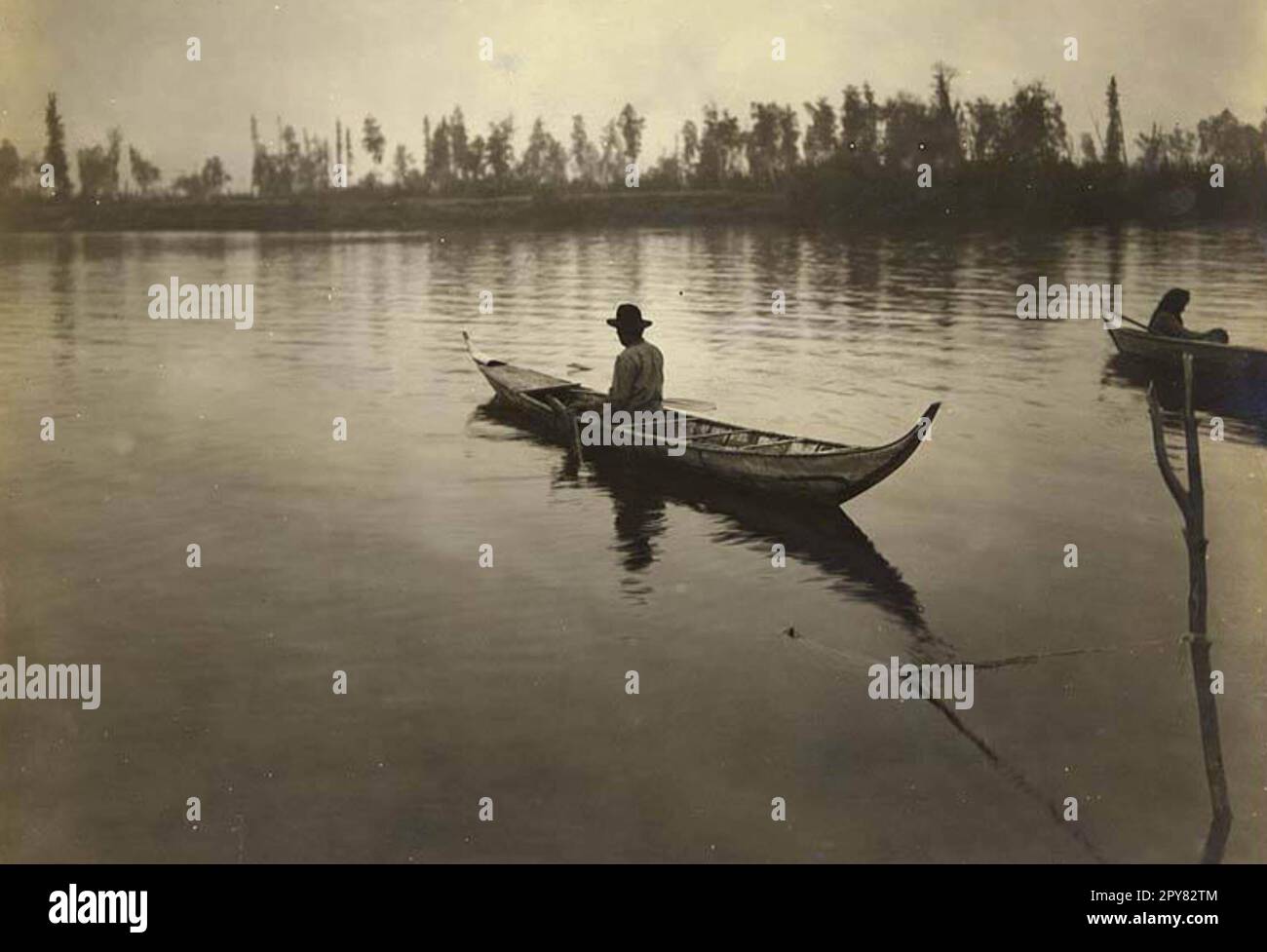 Man canoe vintage hi-res stock photography and images - Alamy