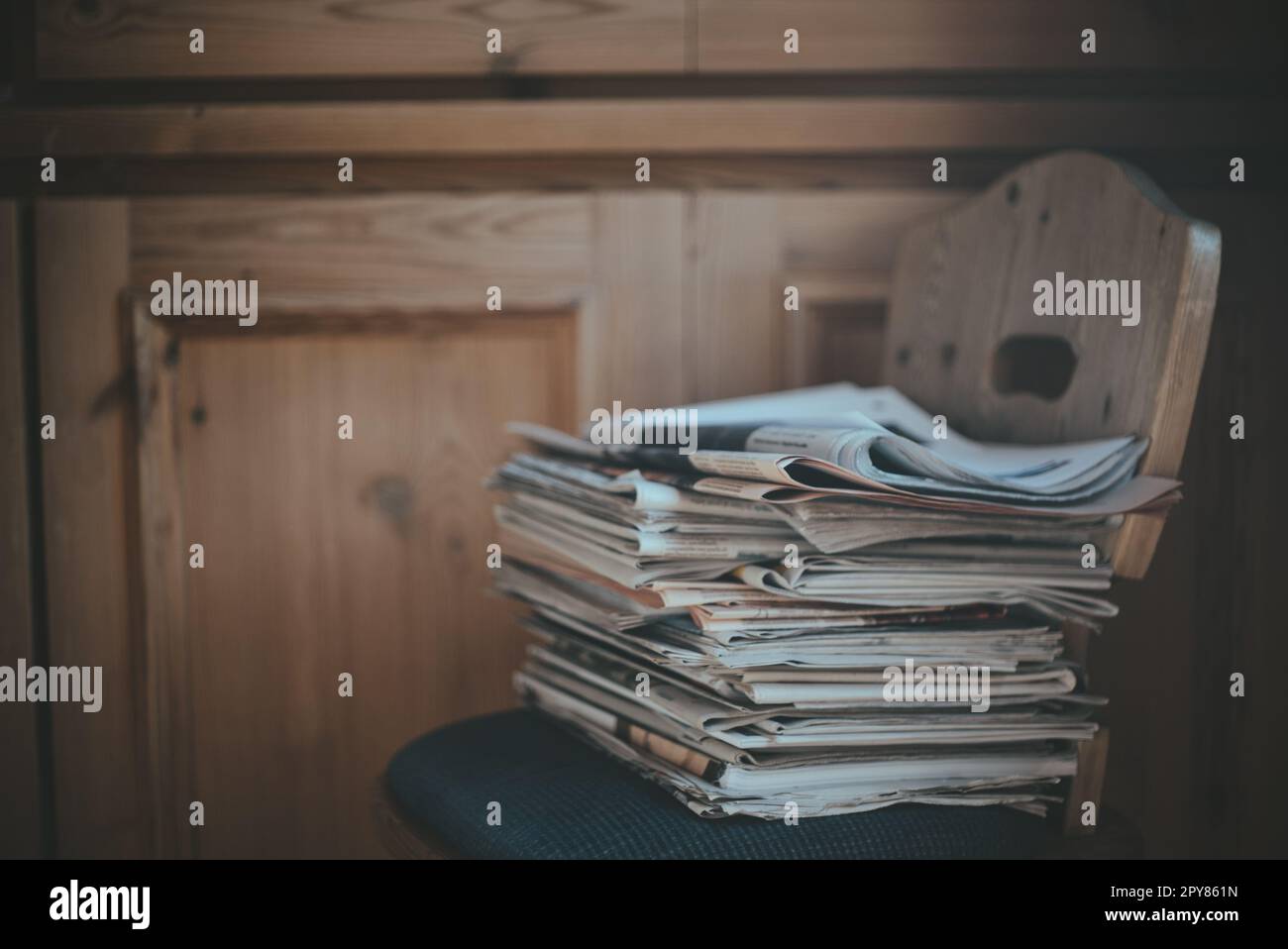 Newspapers and magazines hi-res stock photography and images - Alamy