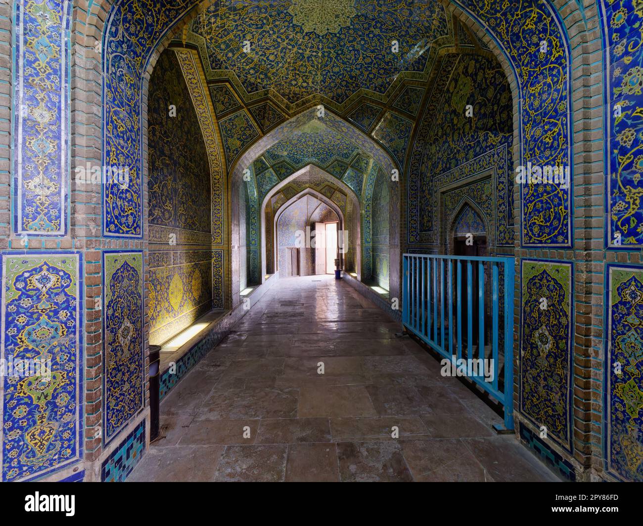 An interior shot of the Jameh Mosque of Isfahan depicting a hallway ...