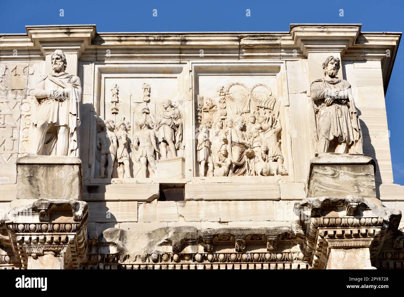 Italy, Rome, arch of Constantine, bas relief Stock Photo - Alamy