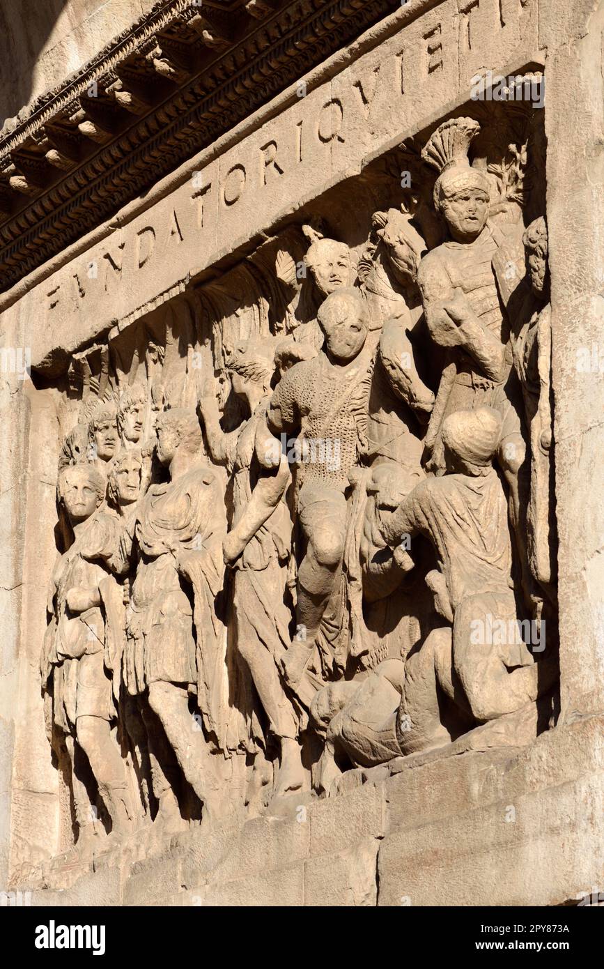 Italy, Rome, arch of Constantine, bas relief Stock Photo - Alamy