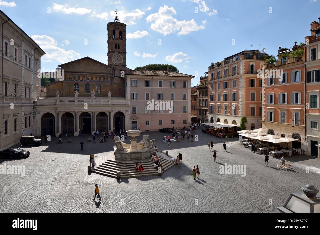 Piazza di Santa Maria in Trastevere, Rome, Italy Stock Photo - Alamy