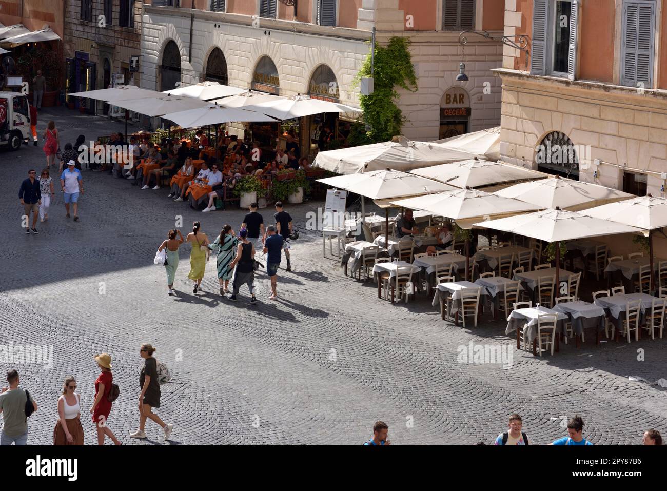 Piazza di Santa Maria in Trastevere, Rome, Italy Stock Photo - Alamy