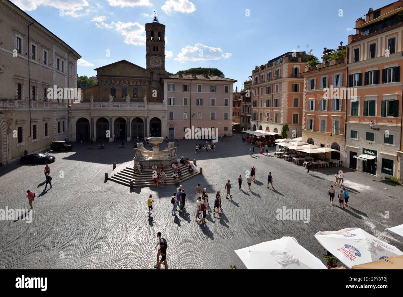 Piazza di Santa Maria in Trastevere, Rome, Italy Stock Photo - Alamy