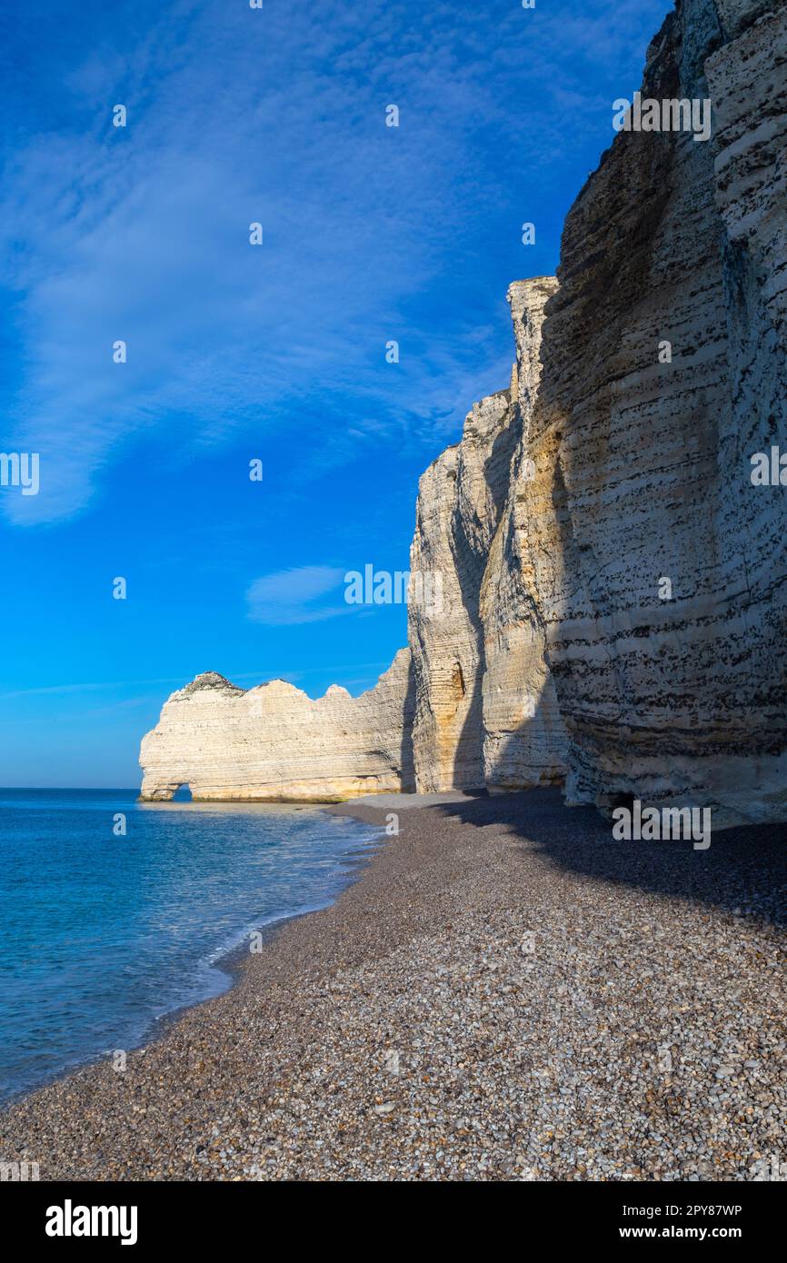 Limestone cliffs at Etretat Stock Photo - Alamy