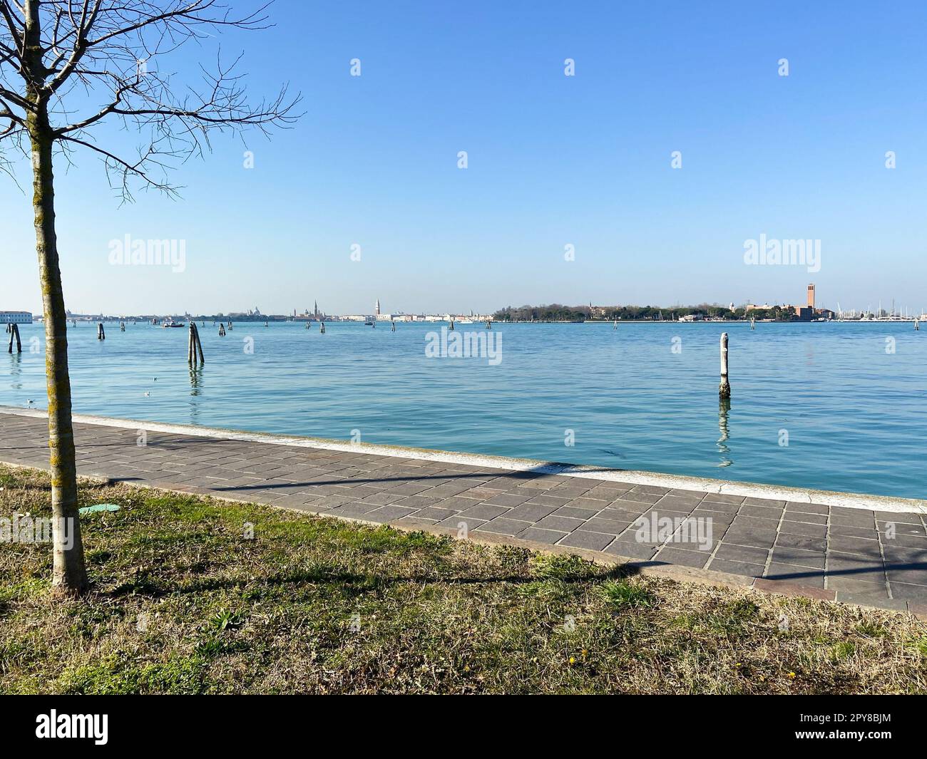 Lido venice promenade hi-res stock photography and images - Alamy