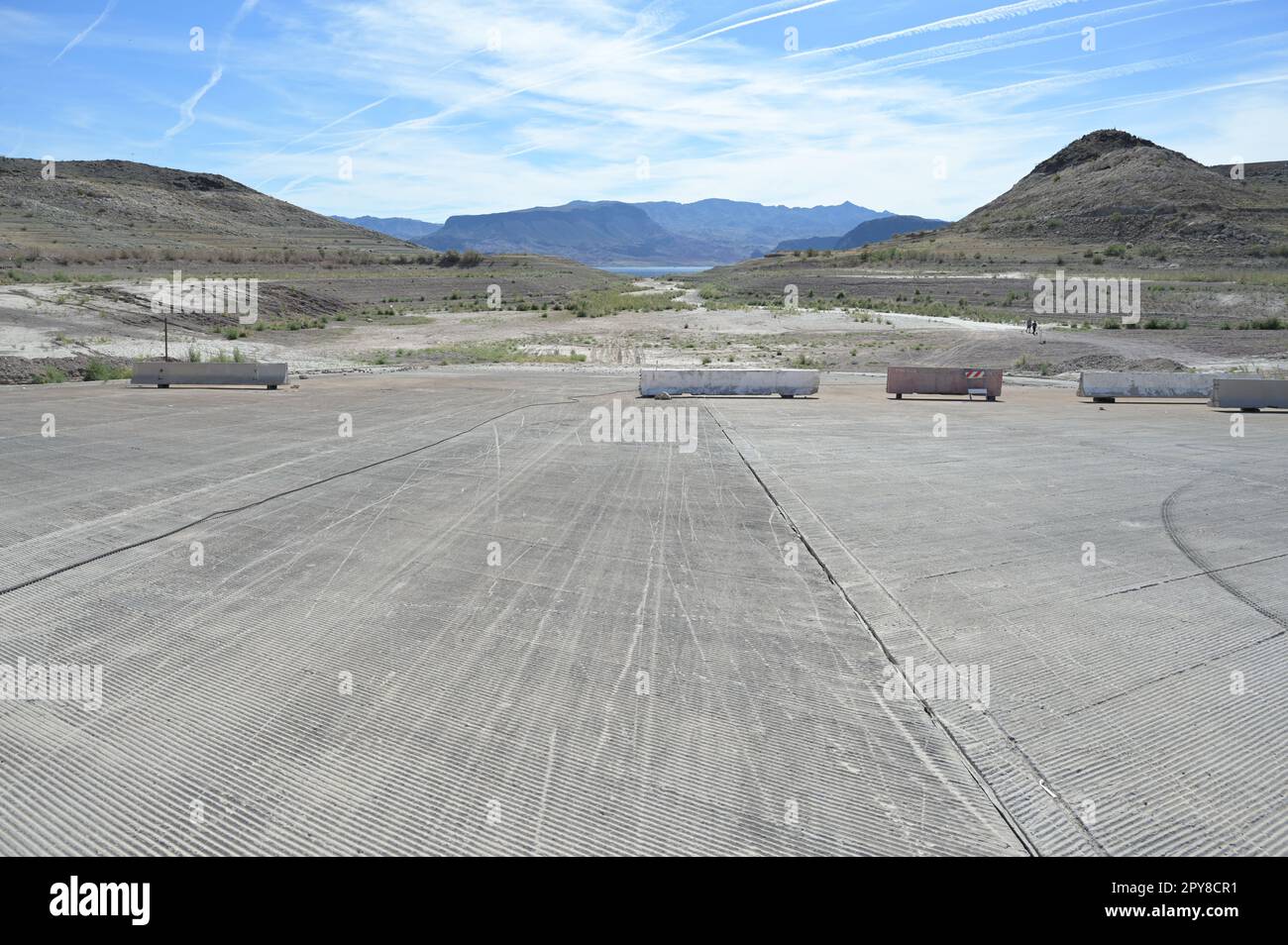 Low water levels due to drought at Lake Mead in Nevada, USA Stock Photo ...