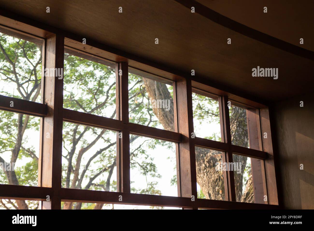 Coffee shop vintage exterior hi-res stock photography and images - Alamy