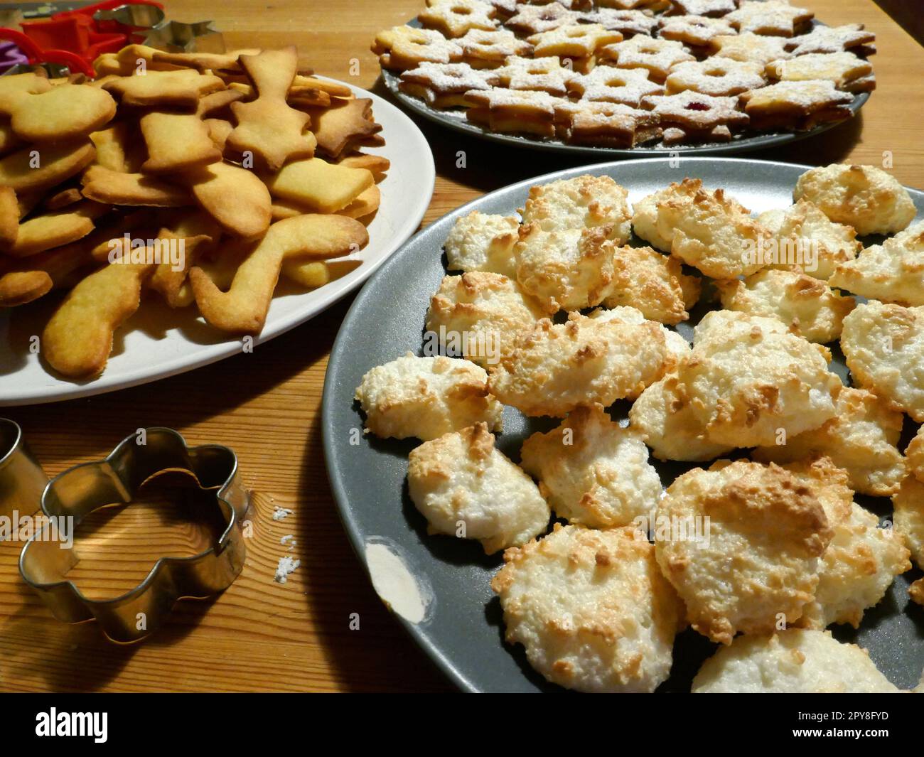 Plate biscuits christmas advent hi-res stock photography and images - Alamy
