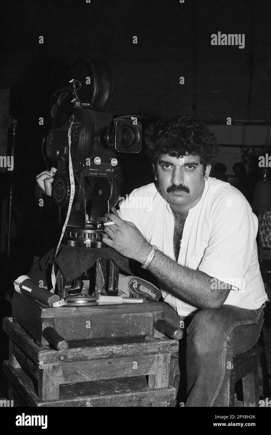 Indian old vintage 1980s black and white bollywood cinema hindi movie ...