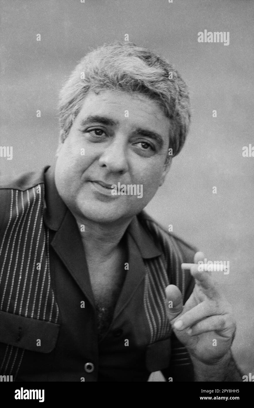 Indian old vintage 1980s black and white bollywood cinema hindi movie ...