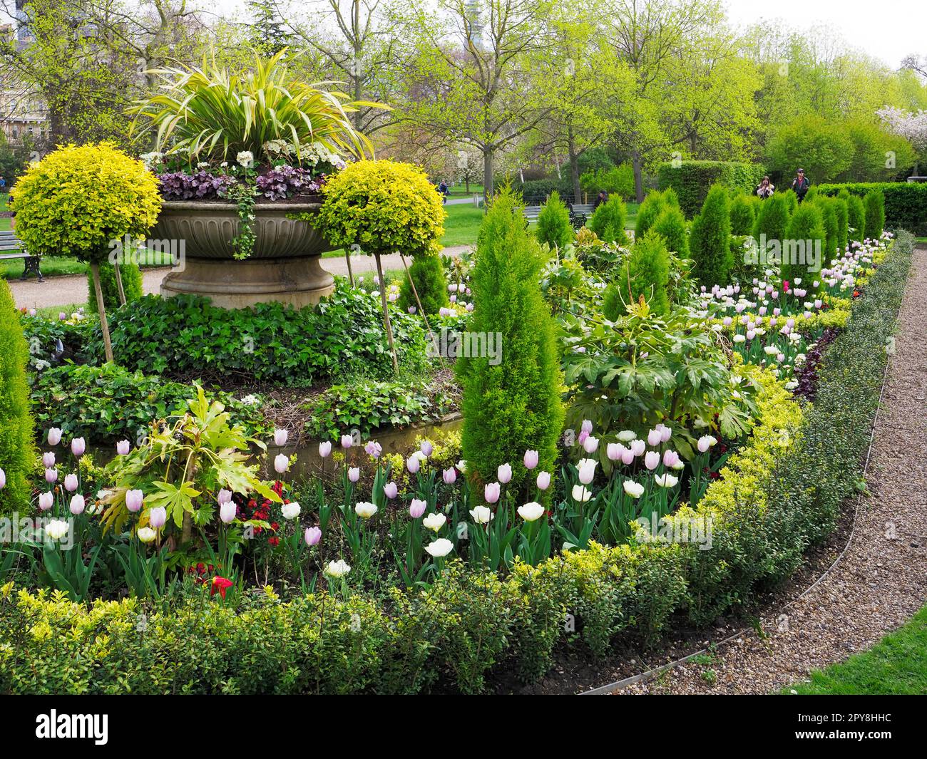 Spring flowers in The Avenue Gardens at Regents Park London England ...