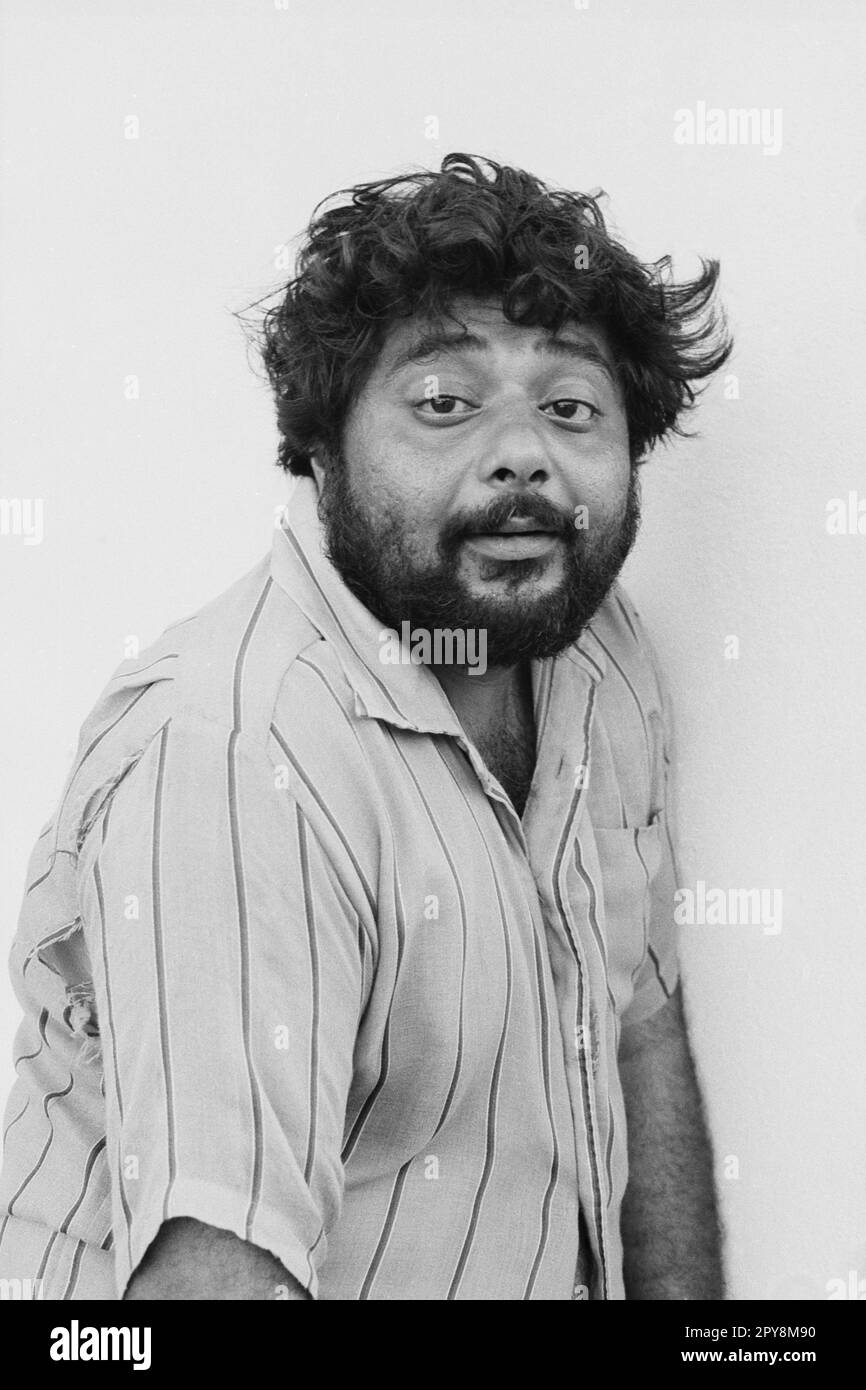 Indian old vintage 1980s black and white bollywood cinema hindi movie ...