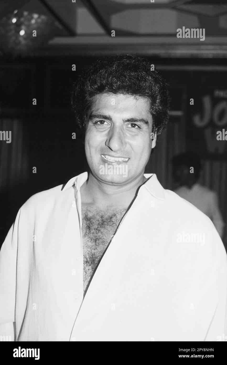 Indian old vintage 1980s black and white bollywood cinema hindi movie ...