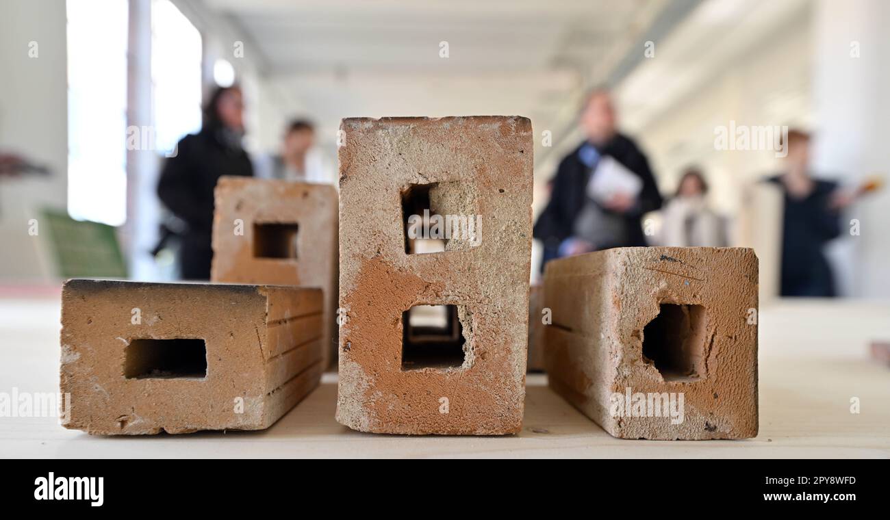 Hollow bricks hi-res stock photography and images - Alamy