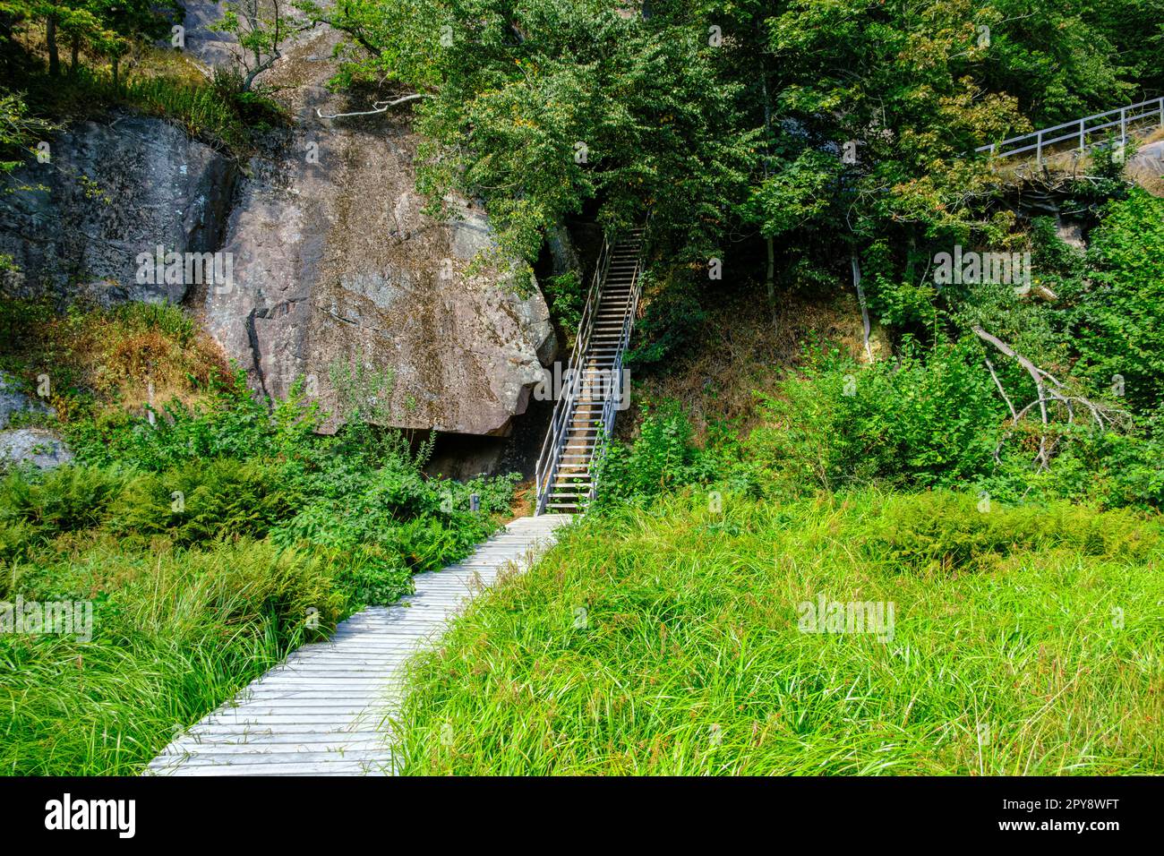 Hunter's Grotto (Jægergrotten) on the edge of Echo Valley (Ekkodalen ...