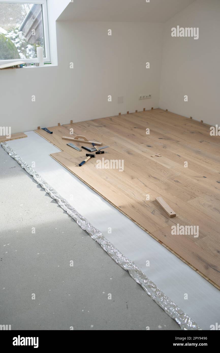 Parquet installation hi-res stock photography and images - Alamy