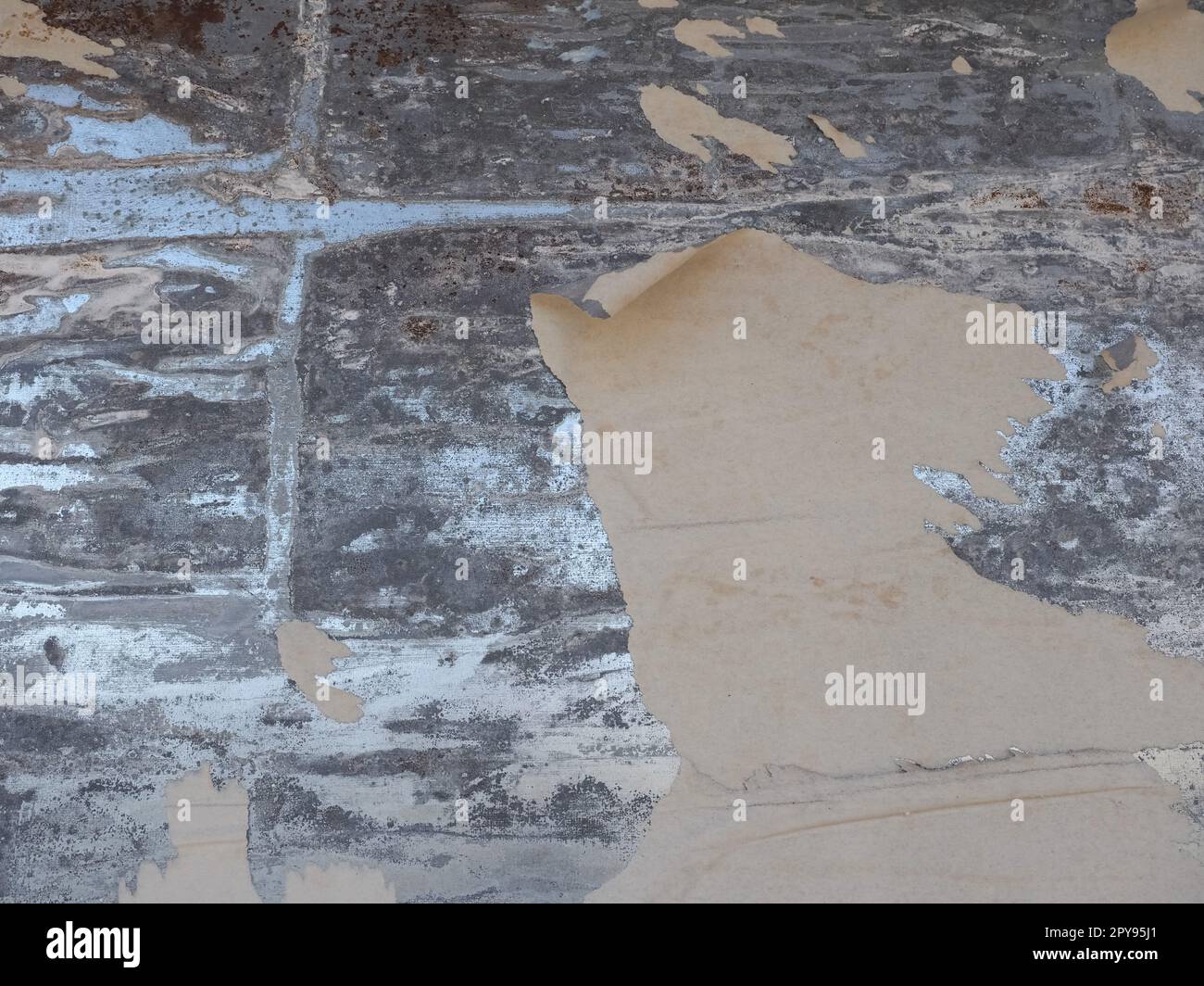 Decollage hi-res stock photography and images - Alamy
