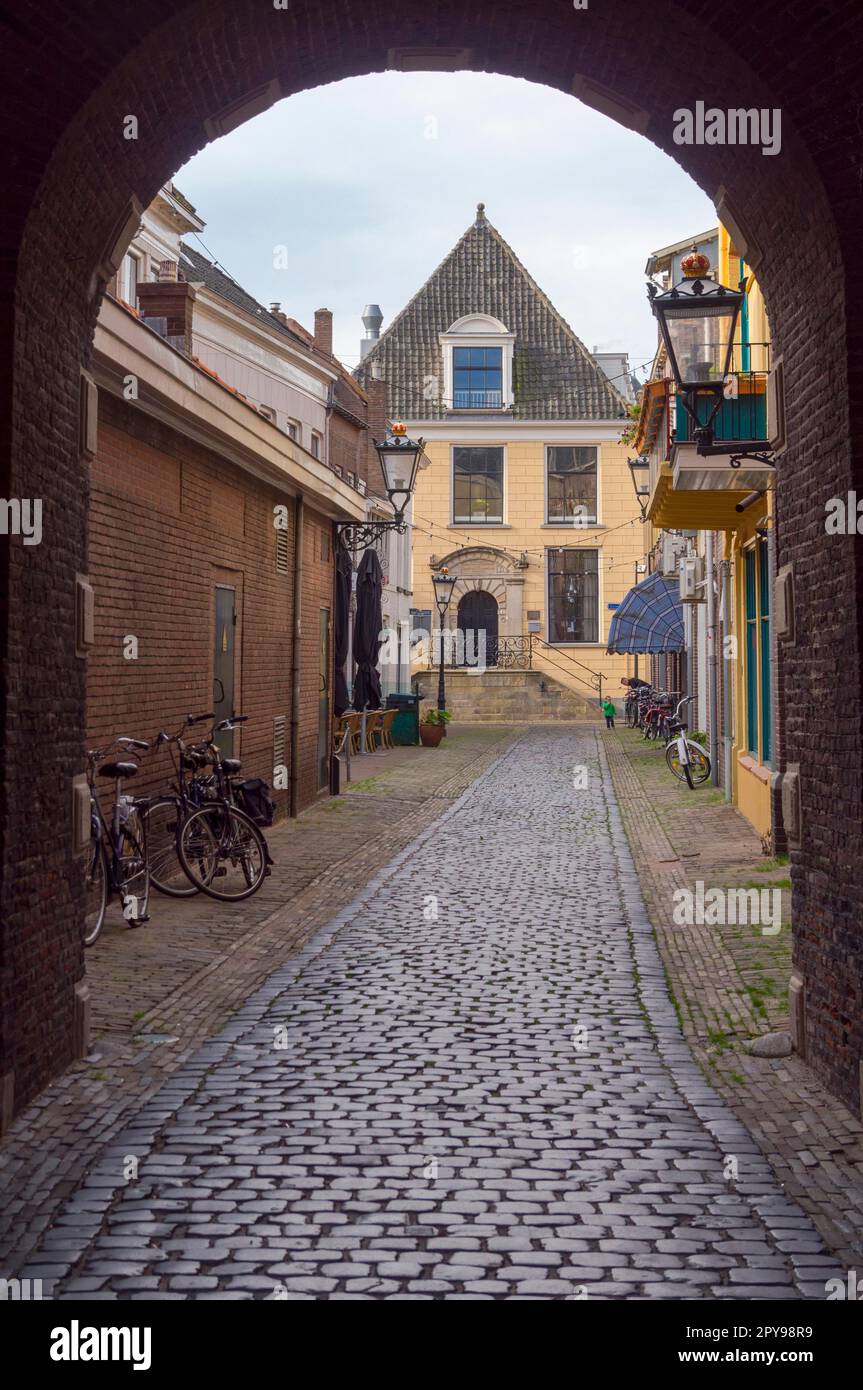 Historic stone alley archway hi-res stock photography and images - Alamy