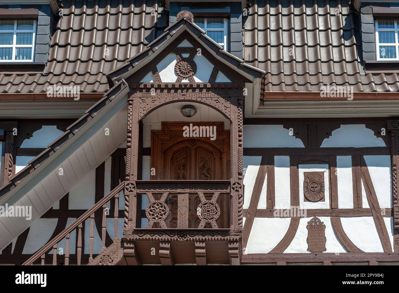 Oriel bay window hi-res stock photography and images - Alamy