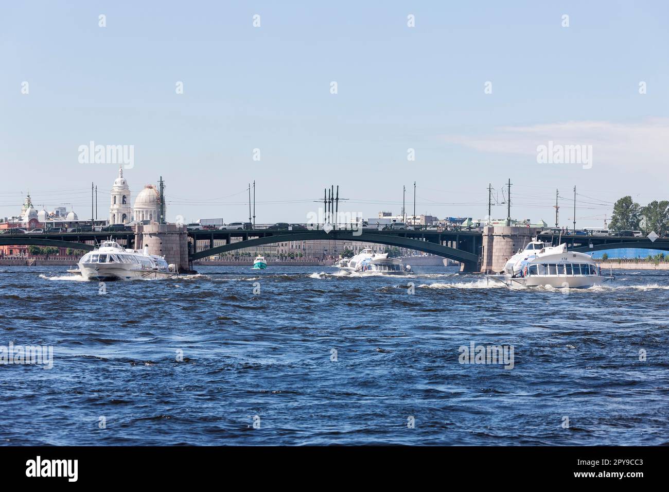 Neva river palace bridge hi-res stock photography and images - Alamy