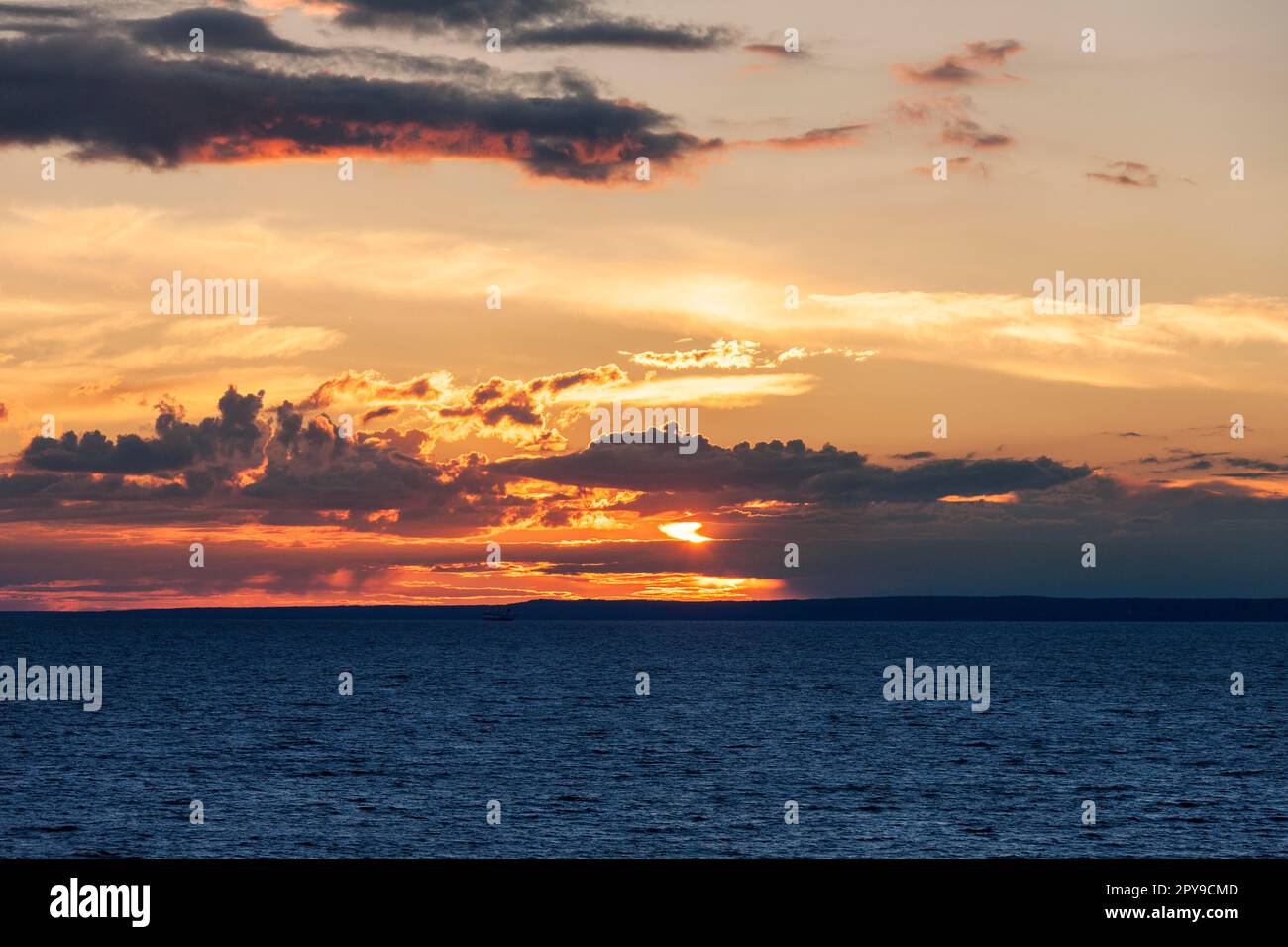 Russia setting hi-res stock photography and images - Alamy
