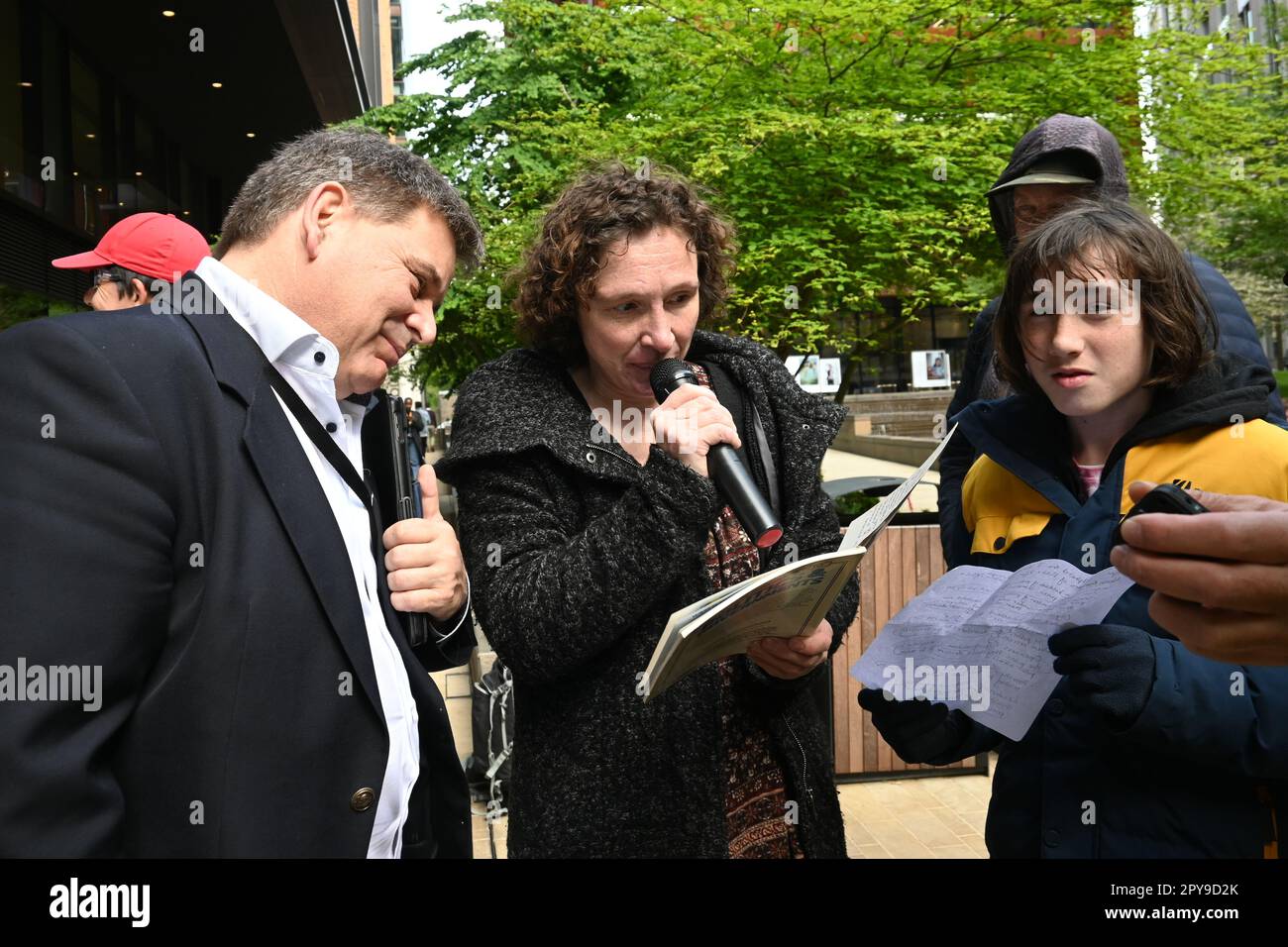 Censoring science hi-res stock photography and images - Alamy