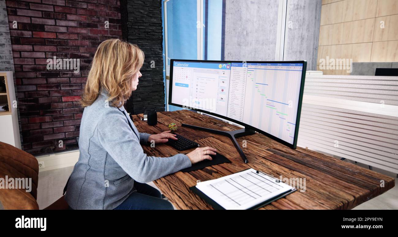 Calendar appointment schedule woman hi-res stock photography and images ...