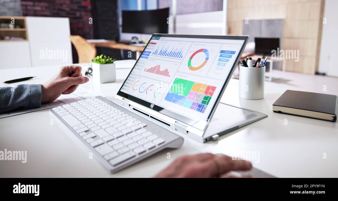 Kpi dashboard data charts hi-res stock photography and images - Alamy