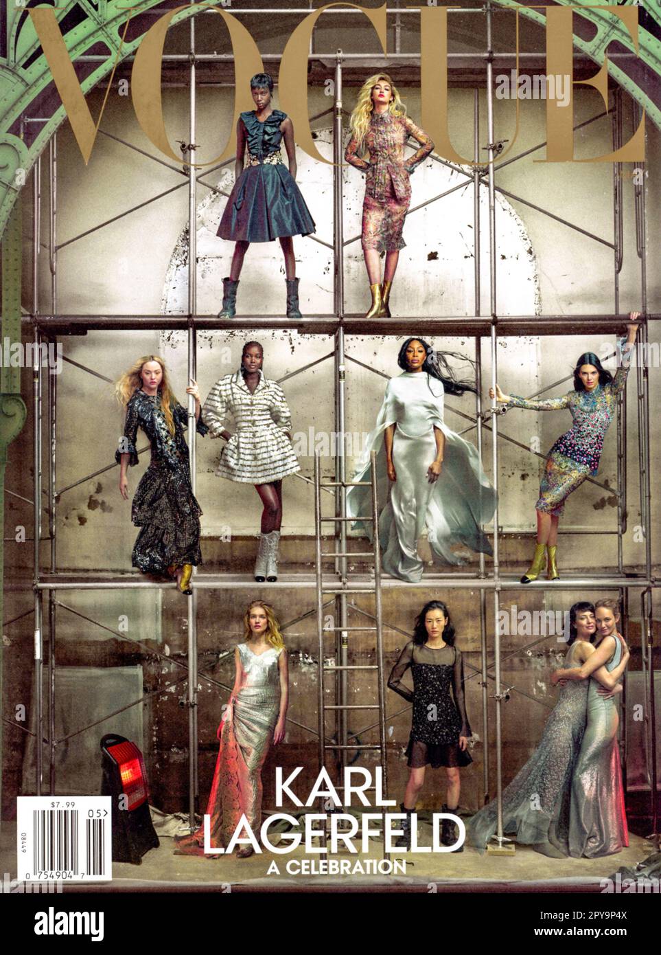 Naomi campbell vogue magazine cover hi-res stock photography and images ...