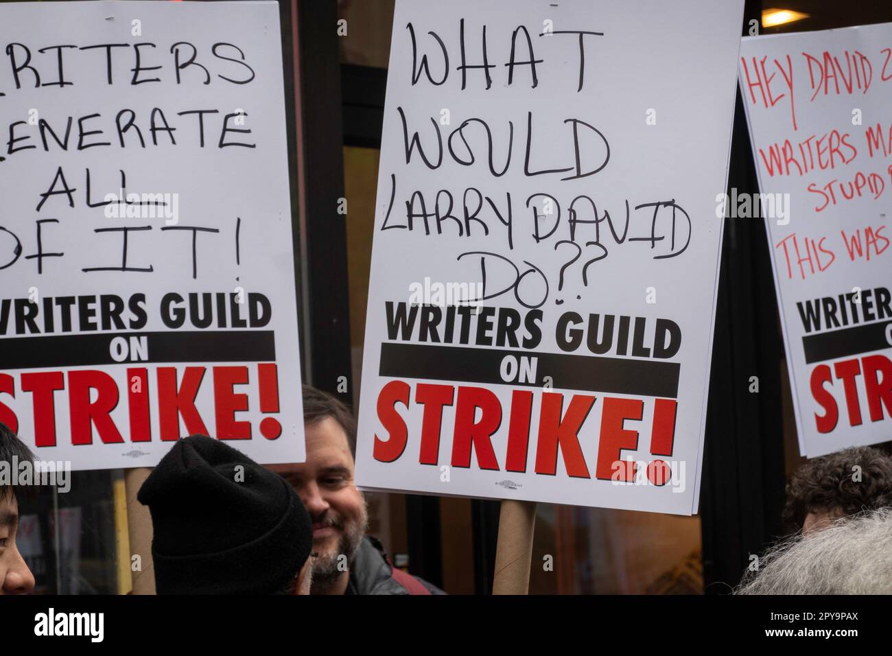 Writers Guild of America, picket line in Midtown Manhattan drew large ...