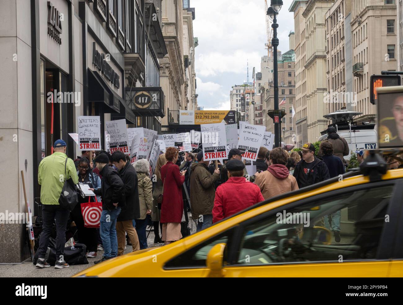Writers Guild of America, picket line in Midtown Manhattan drew large ...