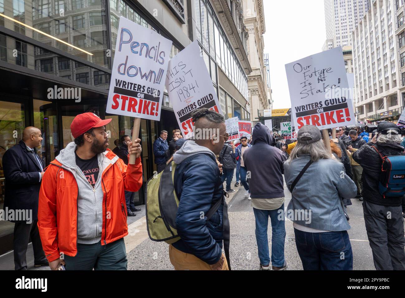 Writers Guild of America, picket line in Midtown Manhattan drew large ...