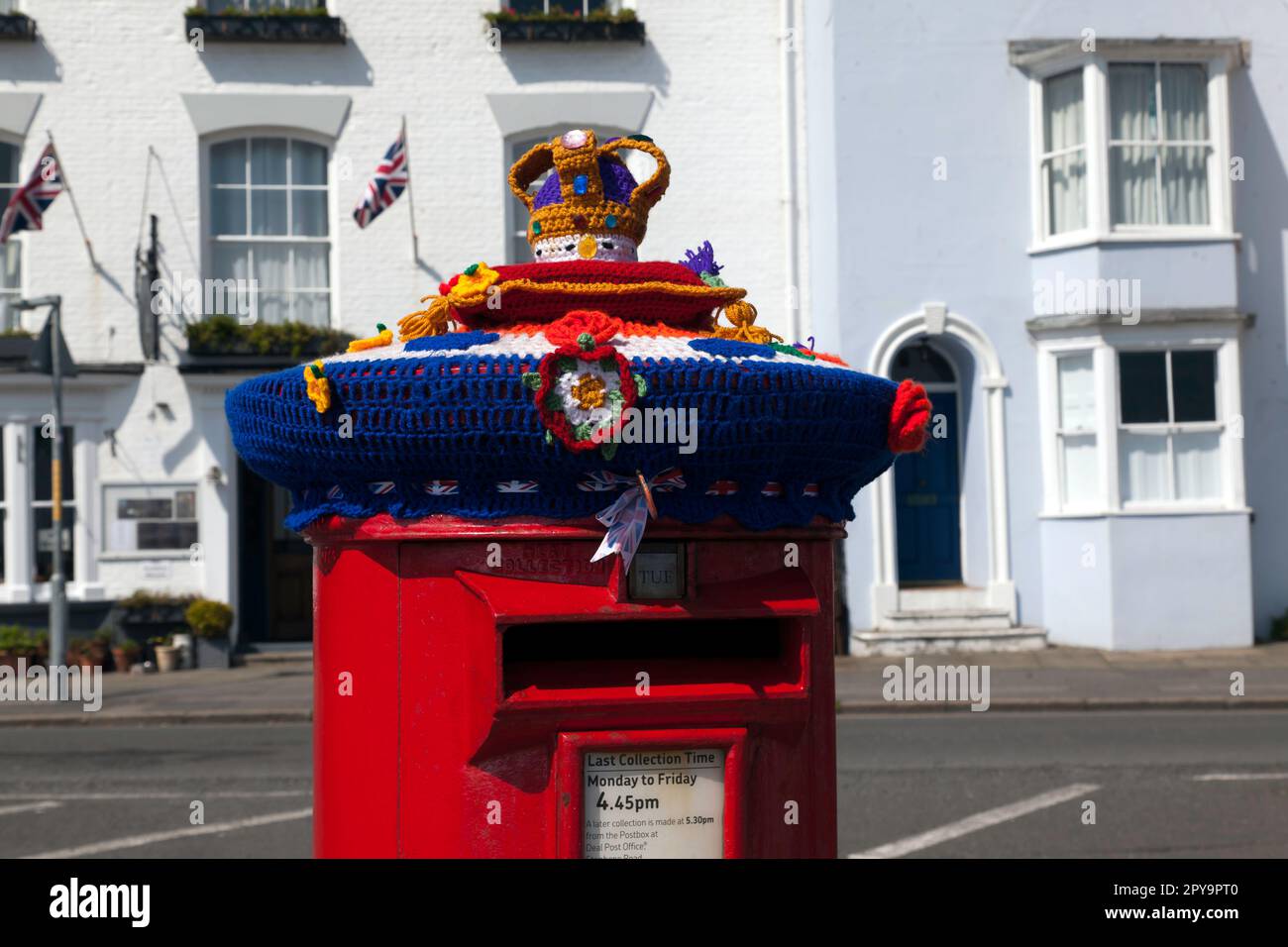 Knitted royal themes crown hi-res stock photography and images - Alamy