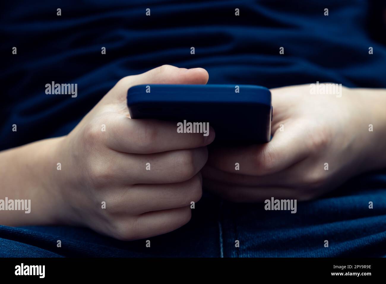 Gamer hands video game hi-res stock photography and images - Alamy