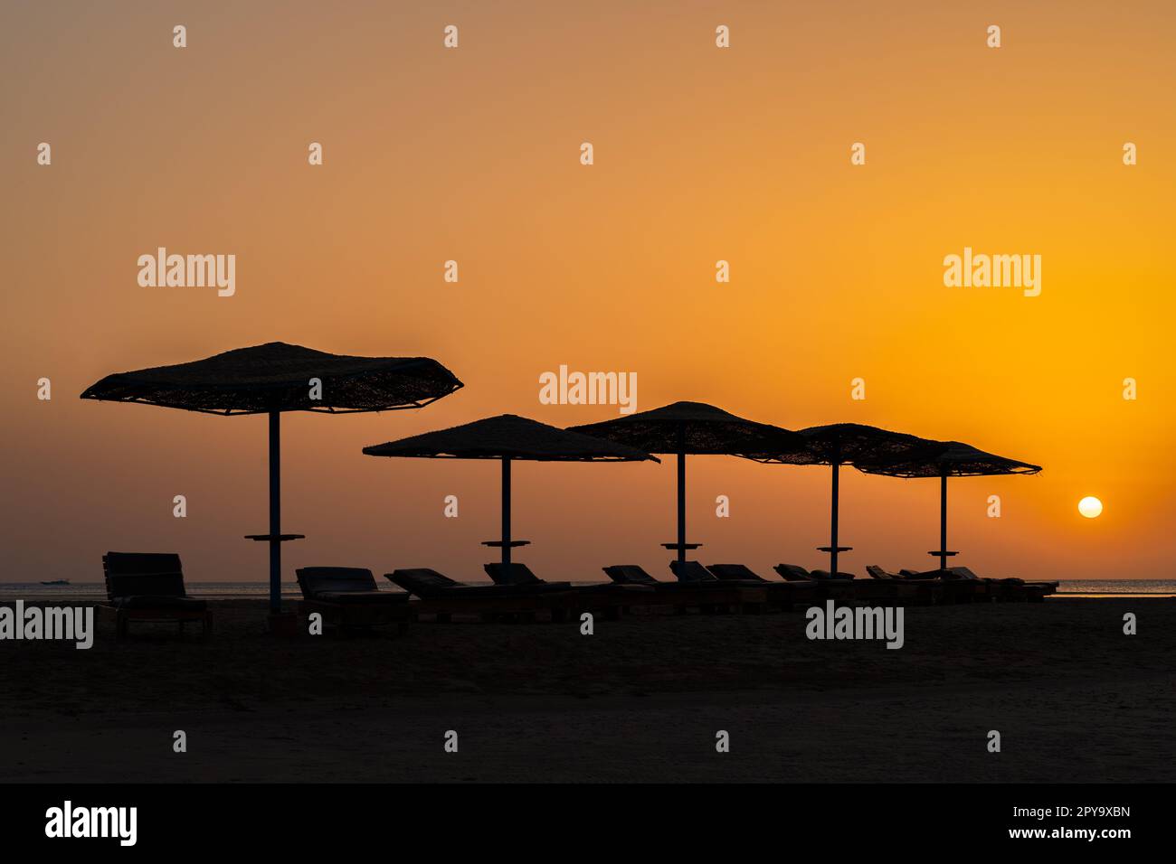 Beach red sea hi-res stock photography and images - Alamy