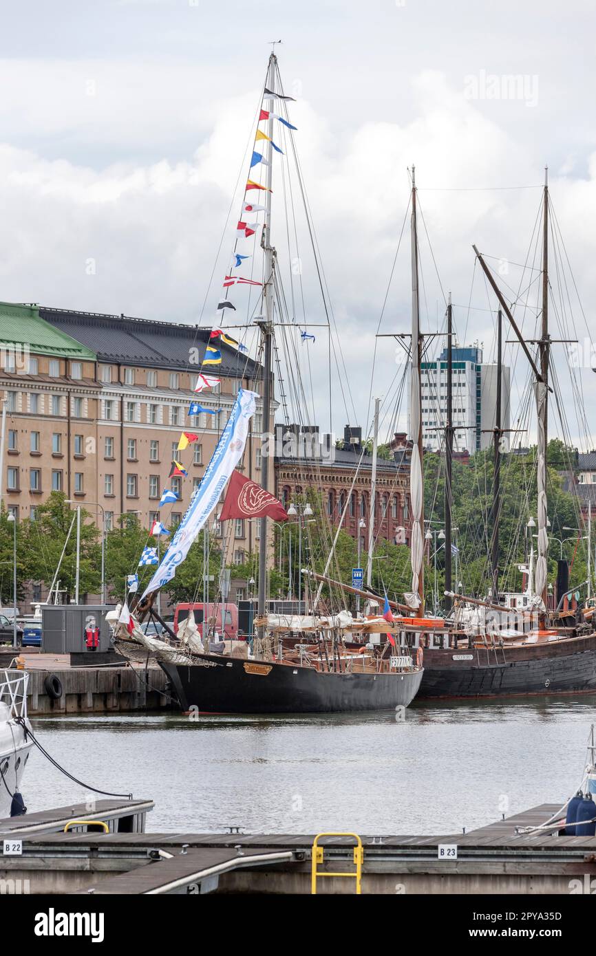 Helsinki boat hi-res stock photography and images - Alamy