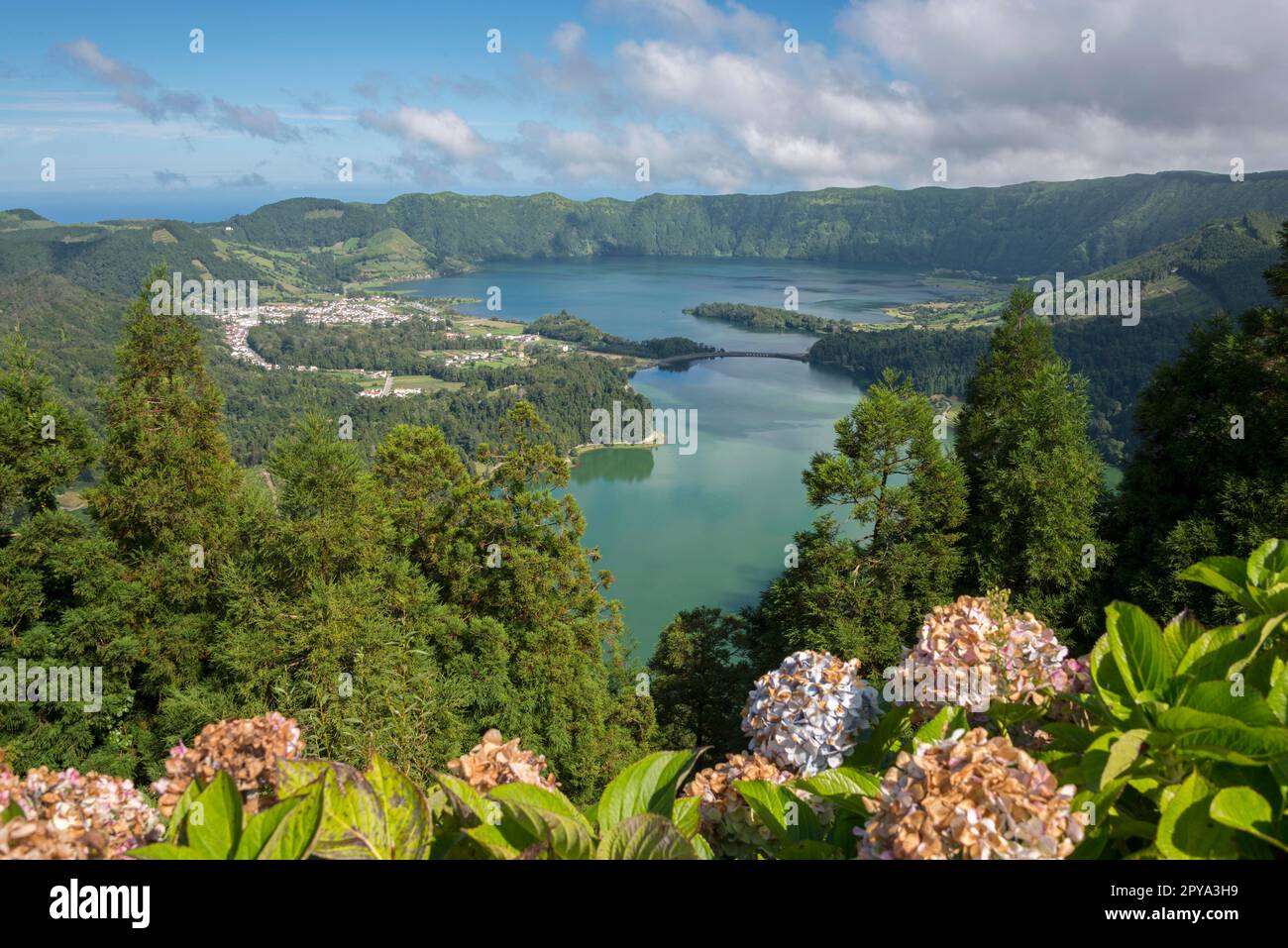 Lagoa Verde and Lagoa caldera (Caldeira) das Sete Cidades, Sao Miguel ...