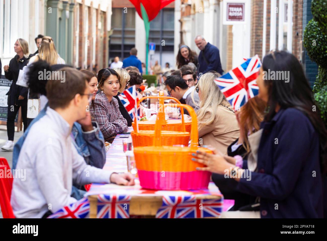 80 foot long hi-res stock photography and images - Alamy