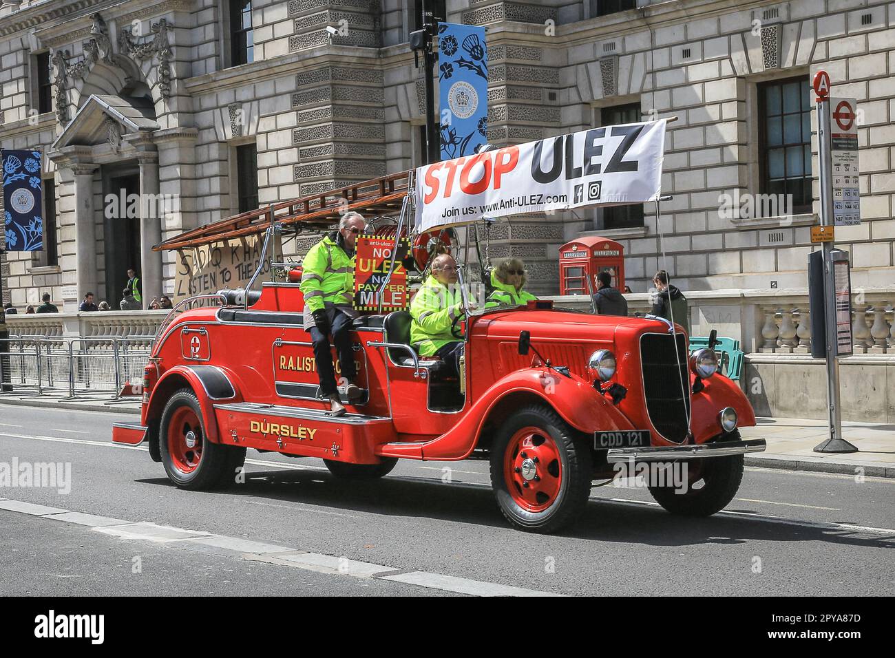Stop ulez expansion hi-res stock photography and images - Alamy