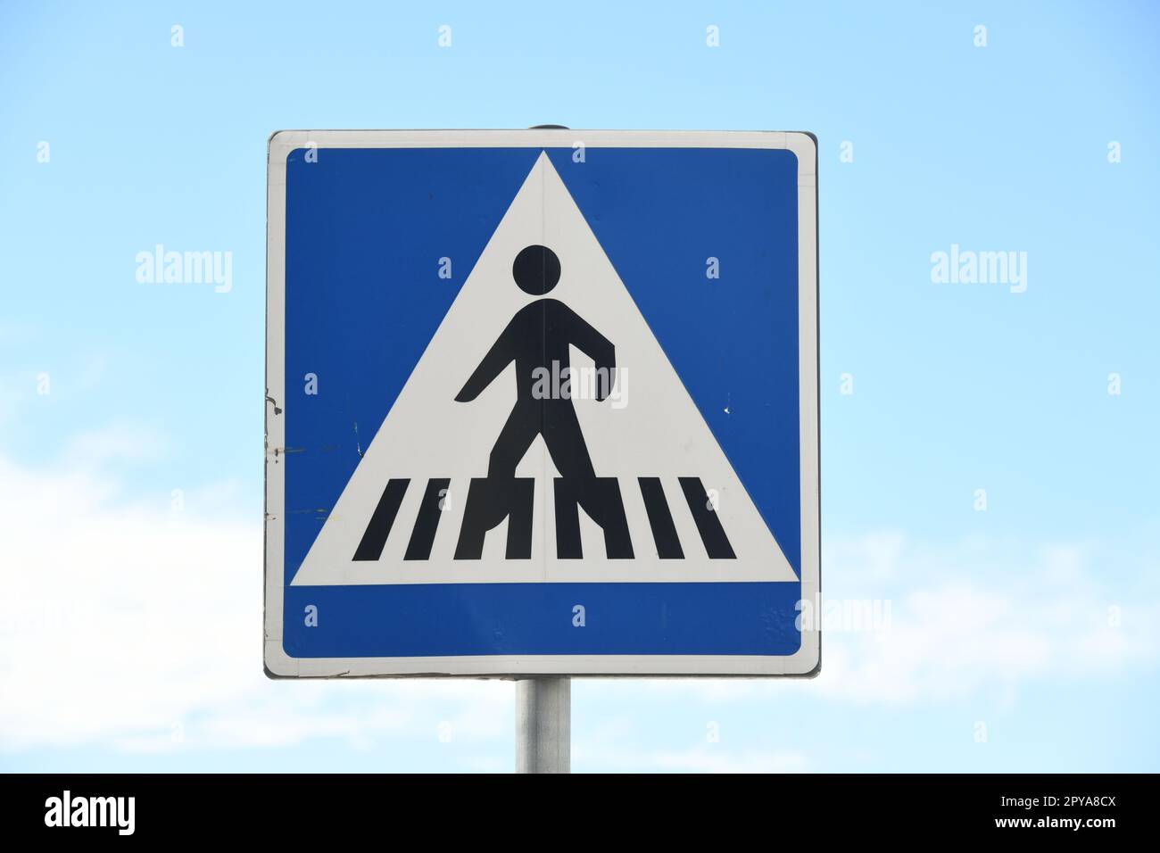 Traffic sign: "pedestrian crossing", Alicante Province, Costa Blanca ...