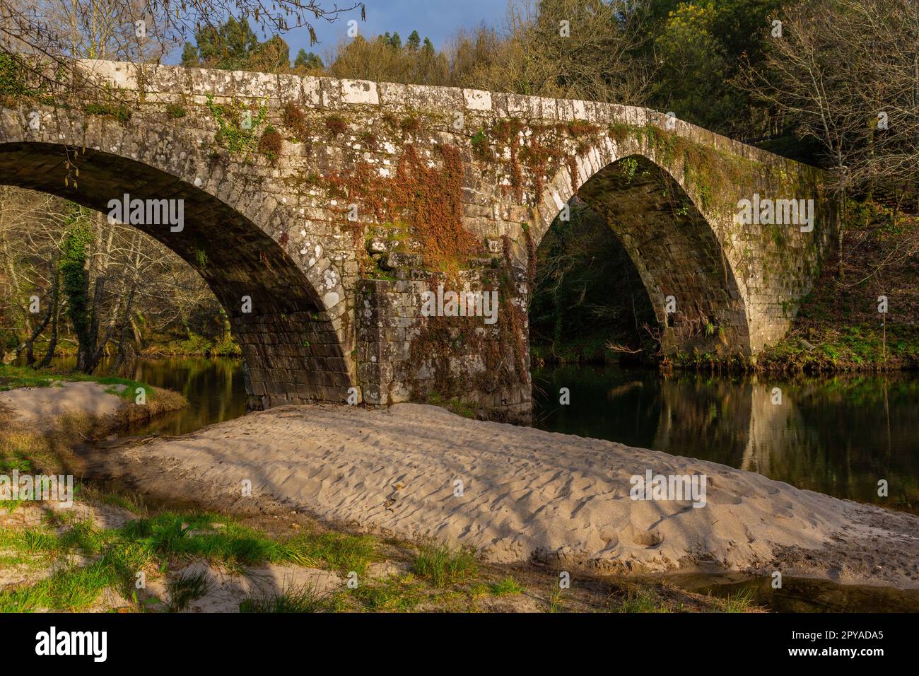 Ancient bridge of Vilela Stock Photo - Alamy