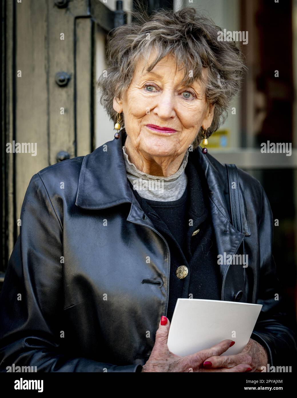 THE HAGUE - Hedy d'Ancona. with her husband Memorial of PAul van Vliet ...