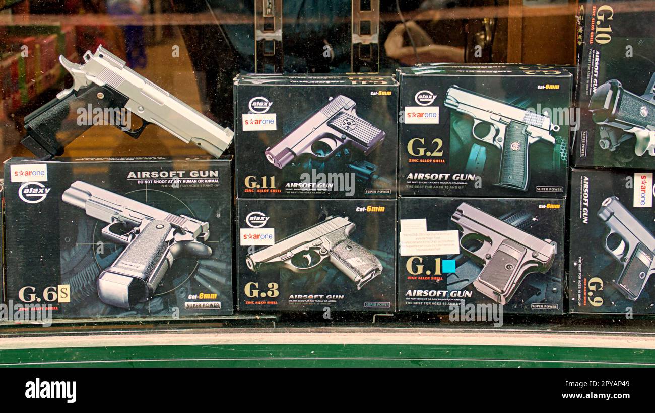 Replica guns for sale hi-res stock photography and images - Alamy