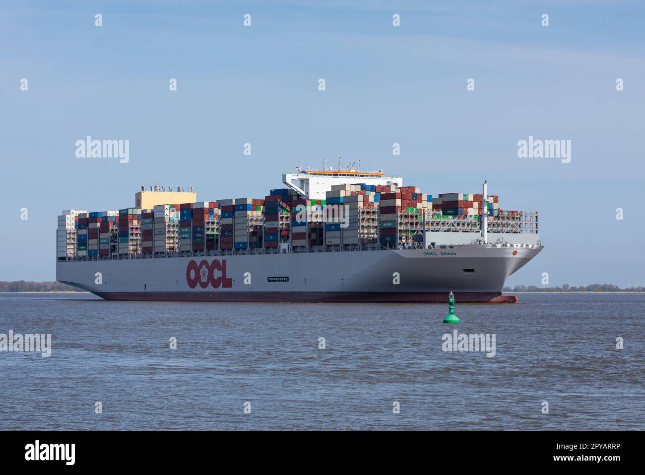 Oocl ship hi-res stock photography and images - Alamy
