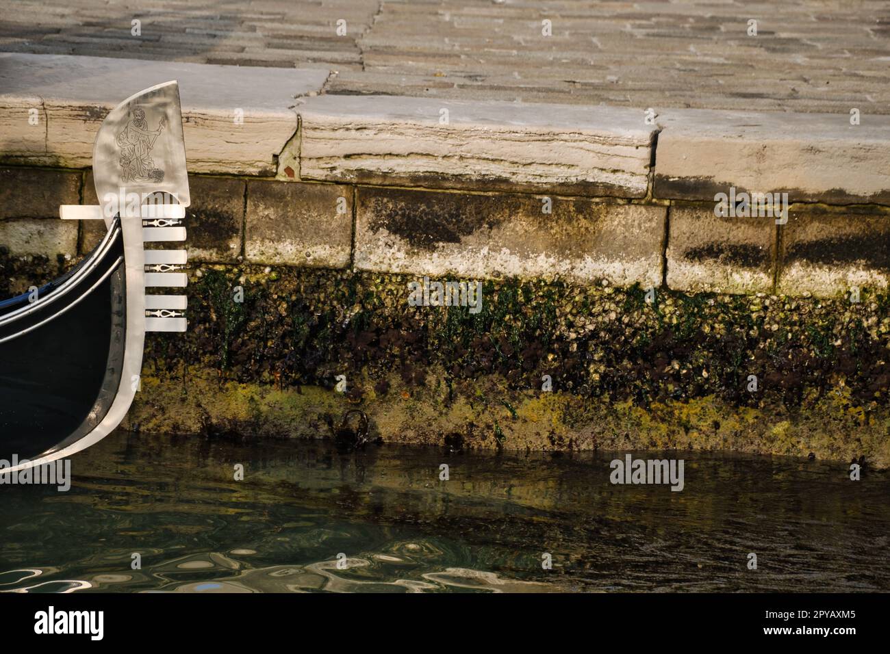 Bow typical venetian boat hi-res stock photography and images - Alamy