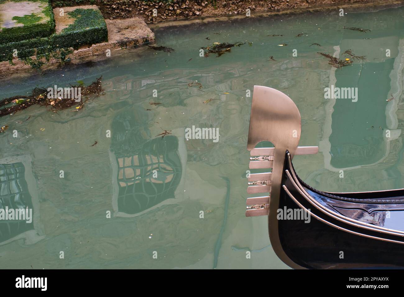 Prow detail of a gondola, venetian symbol Stock Photo - Alamy