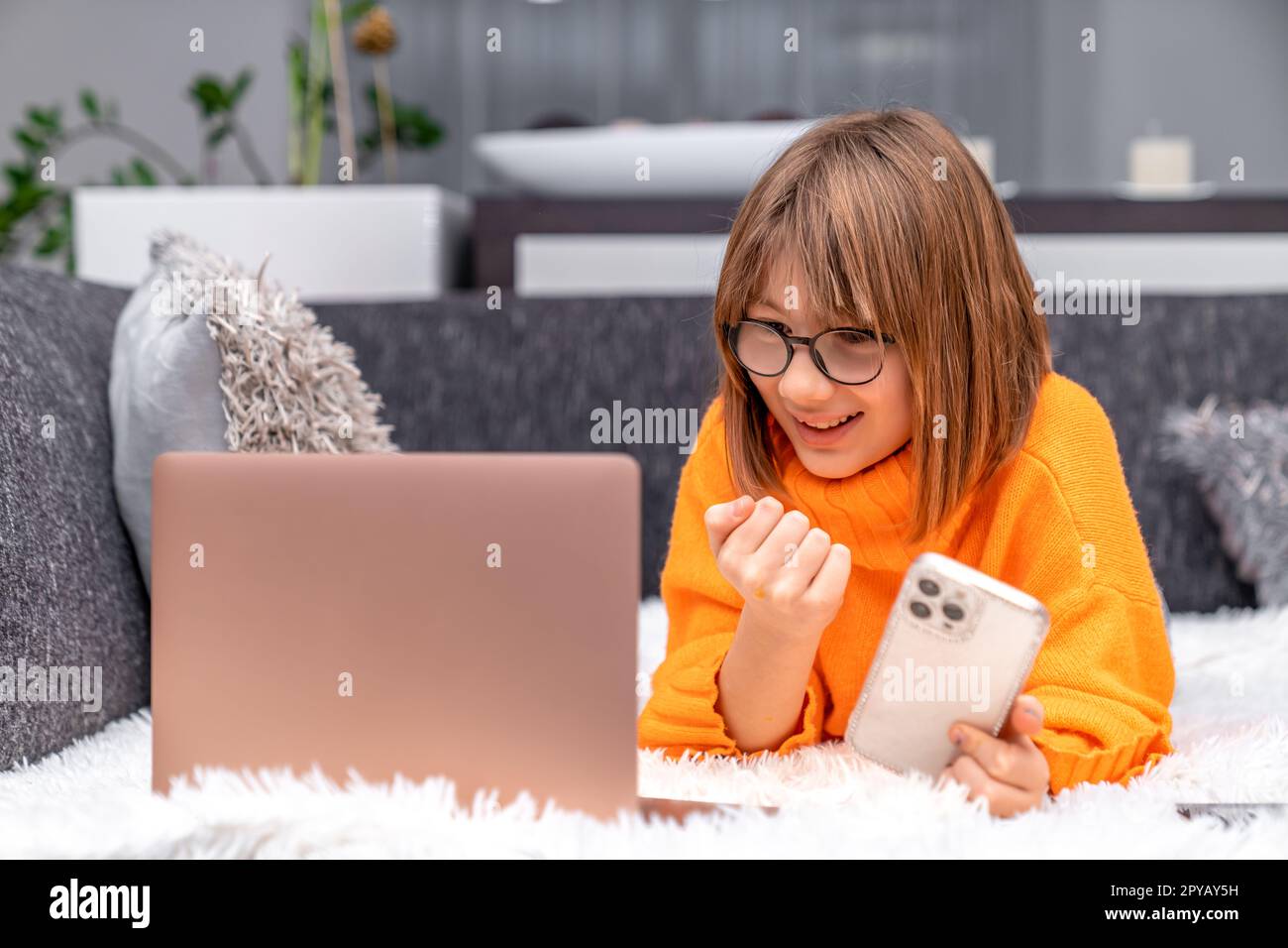 Child preteen screen hi-res stock photography and images - Alamy